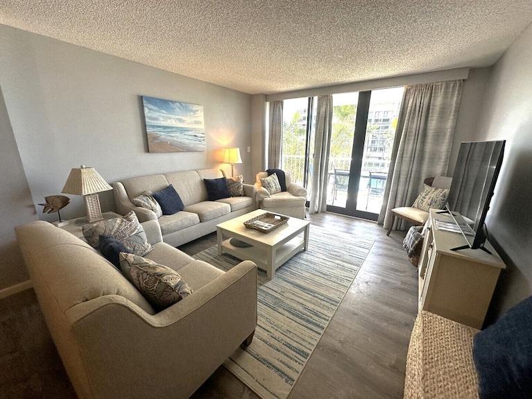 Pool And Beach Views From This Beach Condo - Marco Island, FL