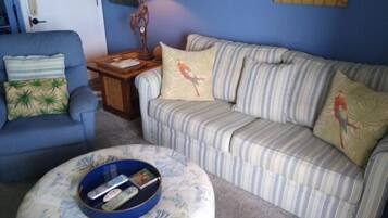 Apartamento em Condomínio Fechado, 1 quarto | Sala de estar