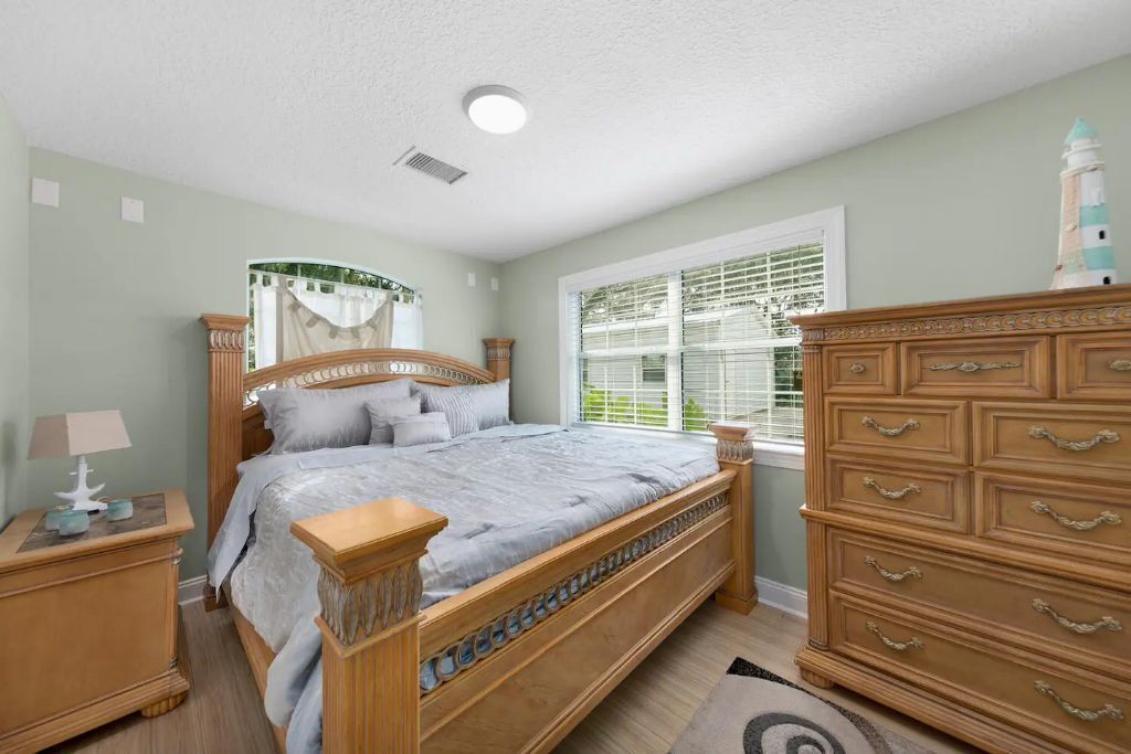 Hidden Gem Island Cottage,  King Beds, 75" Hdtv, Scenic Views - Jacksonville, FL