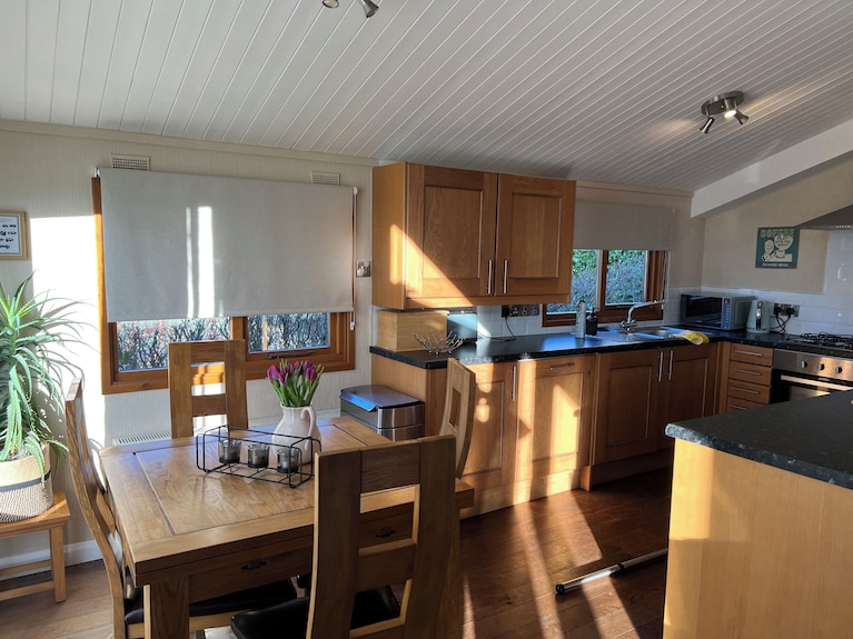 A Homely Lodge In A Tranquil Setting With Lake View - Scotland