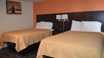 Quarto casal, para não fumantes | Ferros/tábuas de passar roupa, Wi-Fi de cortesia, roupa de cama