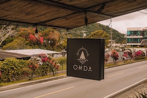 Fachada da propriedade