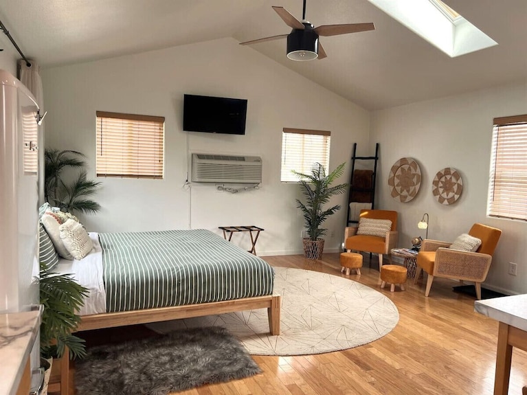 Chic Gj Downtown Boho Studio: Romantic And Central - Grand Junction, CO