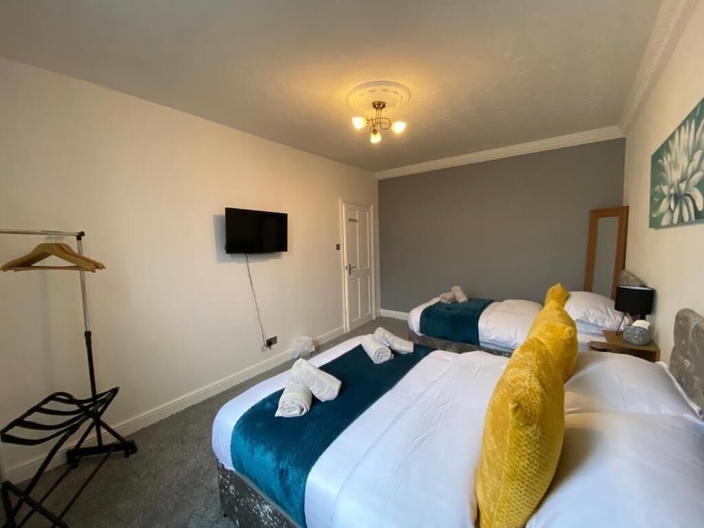 7 Person Home Flat W/parking - Near Swansea Centre - Swansea