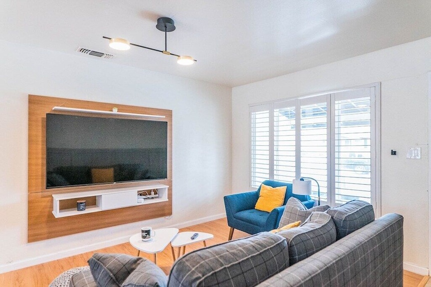 Spacious 4br Home Near Cal Expo | Family + Pet Friendly - Sacramento, CA