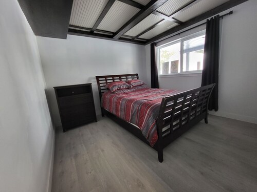 Modern Cottage On The Waterfront - Québec