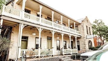 Fachada da propriedade