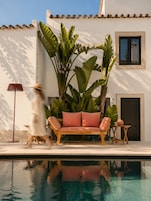 Terraço com espreguiçadeiras