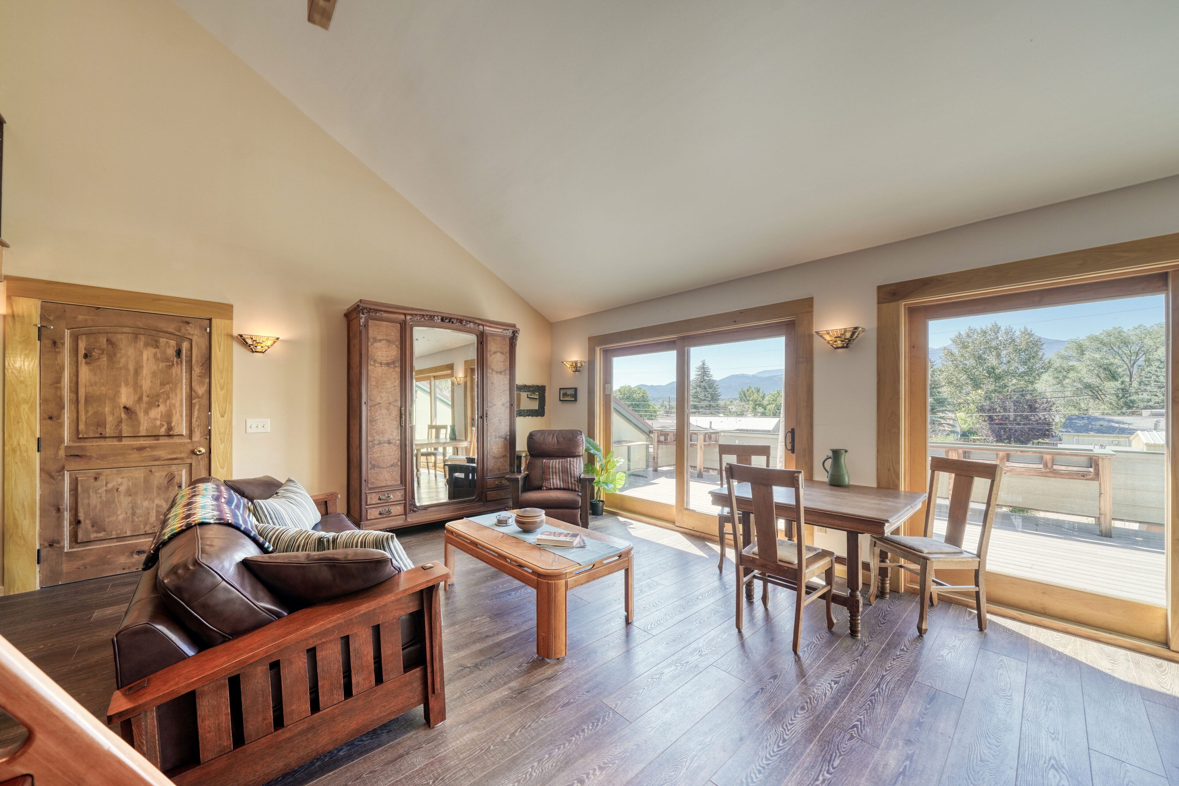 Eclectic Salida- 2 Beds, 4 Guest + 2 Kids - Salida, CO