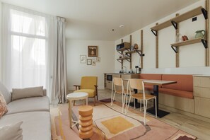 Estúdio | Roupas de cama premium, cofres nos quartos, quartos à prova de som