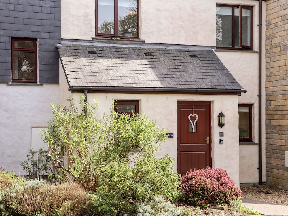 Charleston Cottage - Falmouth