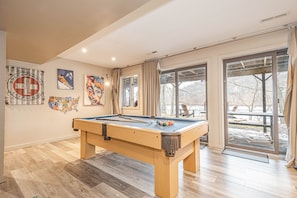 Casa, várias camas, banheira de hidromassagem grande, vista para a montanha | Bilhar