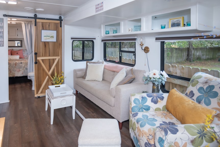 Only 9 Miles To Navarre Beach - Florida