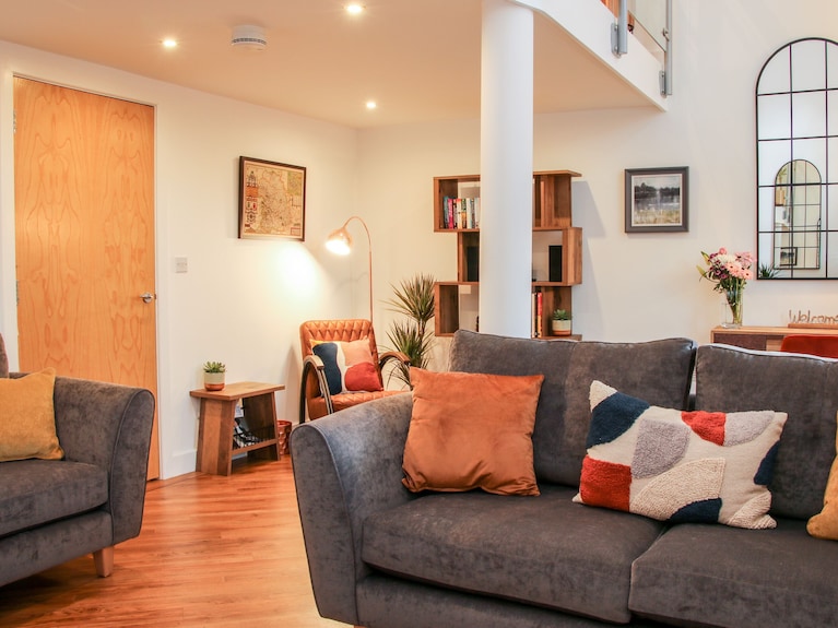 6 The Engine Shed, Family Friendly, With A Garden In Shrewsbury - Shrewsbury