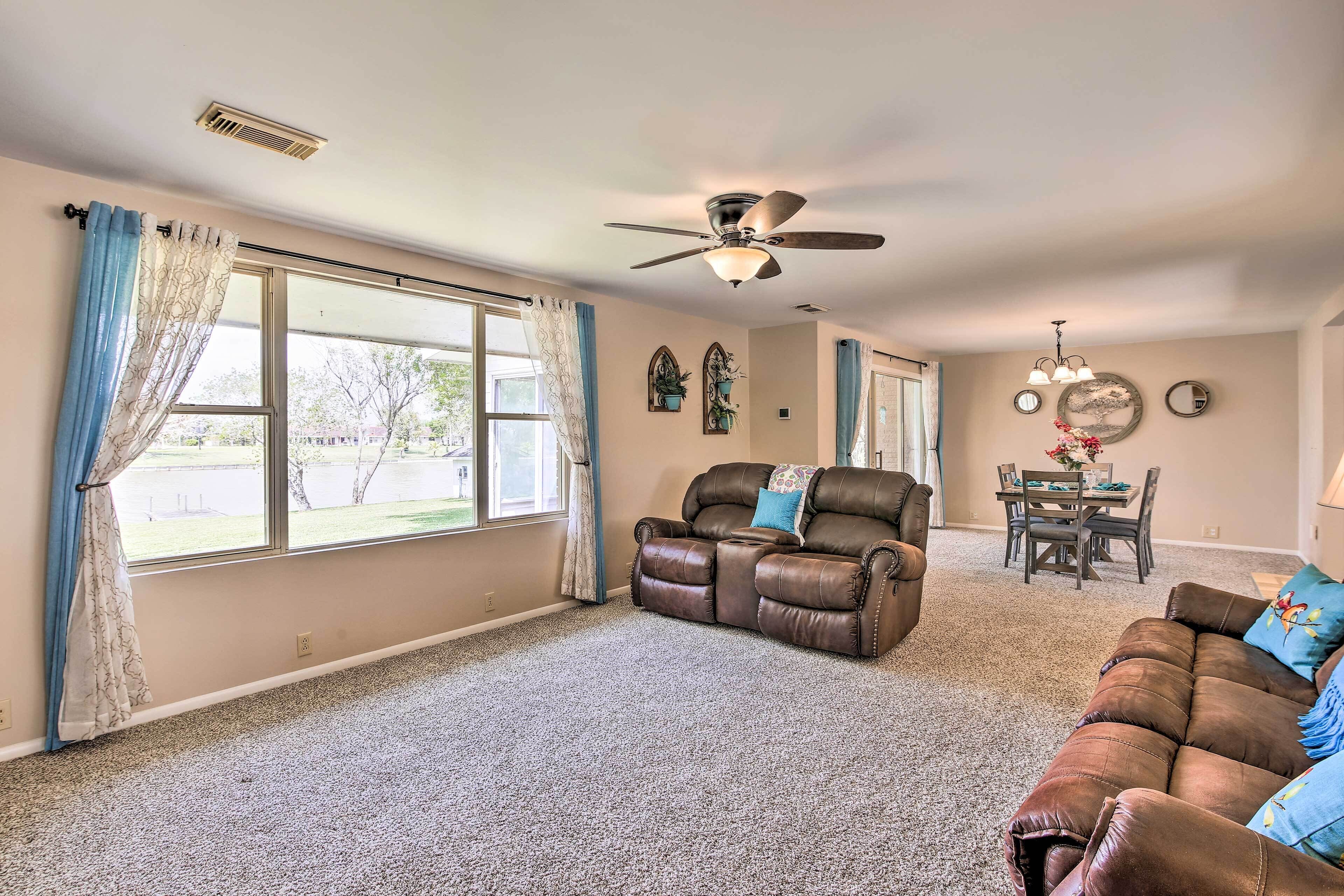 Riverfront Family Home: Yard, Orchard, Dock! - Brownsville, TX