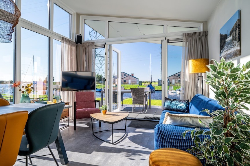 Verblijf In Onze Compacte Knilles 4 Lodge Met Eigen Aanlegsteiger. - Joure