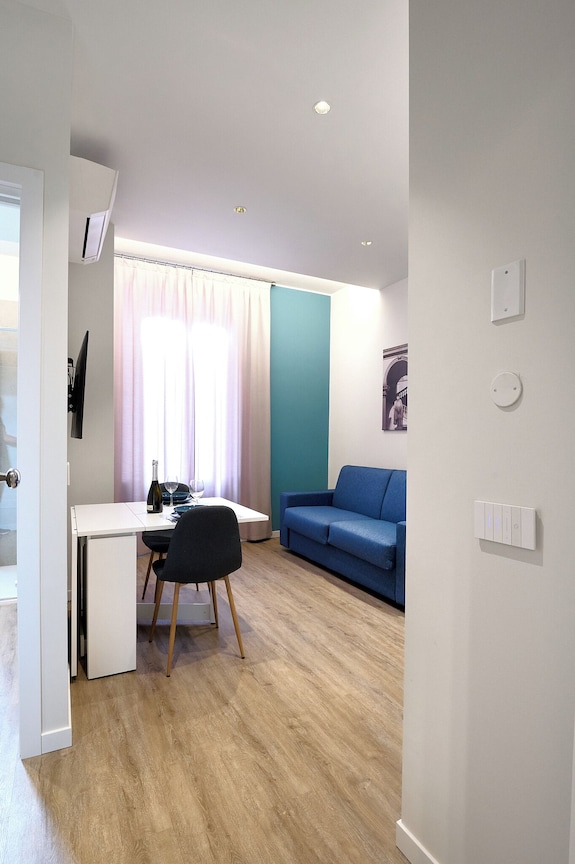 Blue Donatello Charm And Elegance By Hospity - Sesto San Giovanni