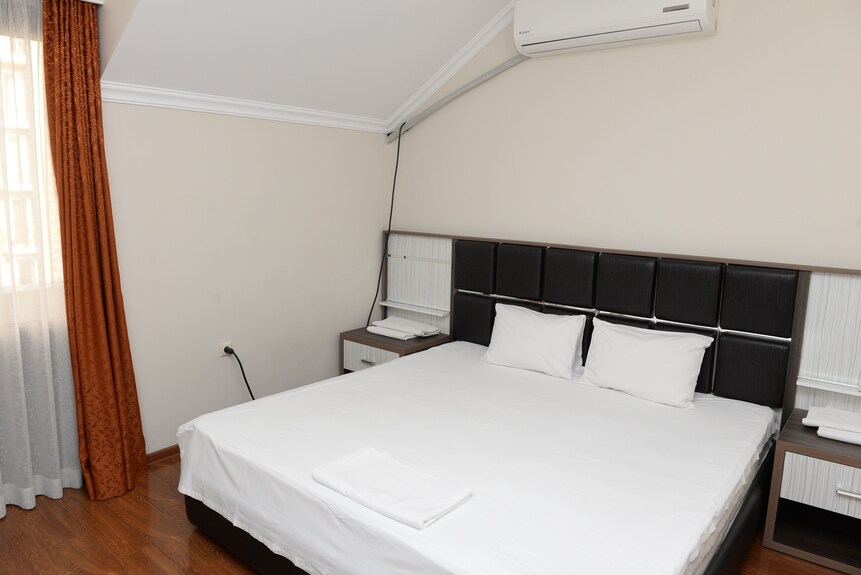 Couple Friendly Apartment With Private Parking - Batumi