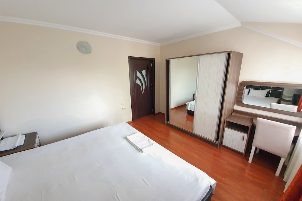Couple Friendly Apartment With Private Parking - Artvin
