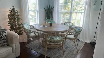 Casa, 4 quartos | Restaurantes