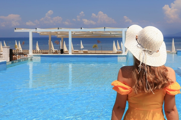 Piscina exterior sazonal