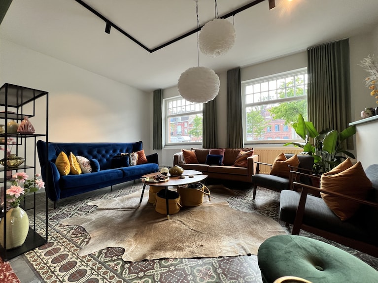 Prachtig Gerenoveerde Woning Met 5 Grote Slaapkamers En 4 Badkamers - Brugge