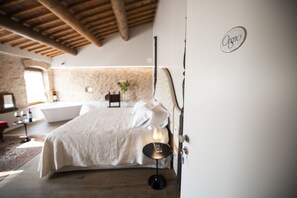 Premier Suite con Vasca | Secretária, cortinas/cortinados opacos, Wi-fi grátis