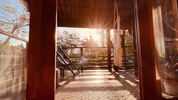 Quarto de Luxo, 1 quarto, vista para o jardim | Sala de estar