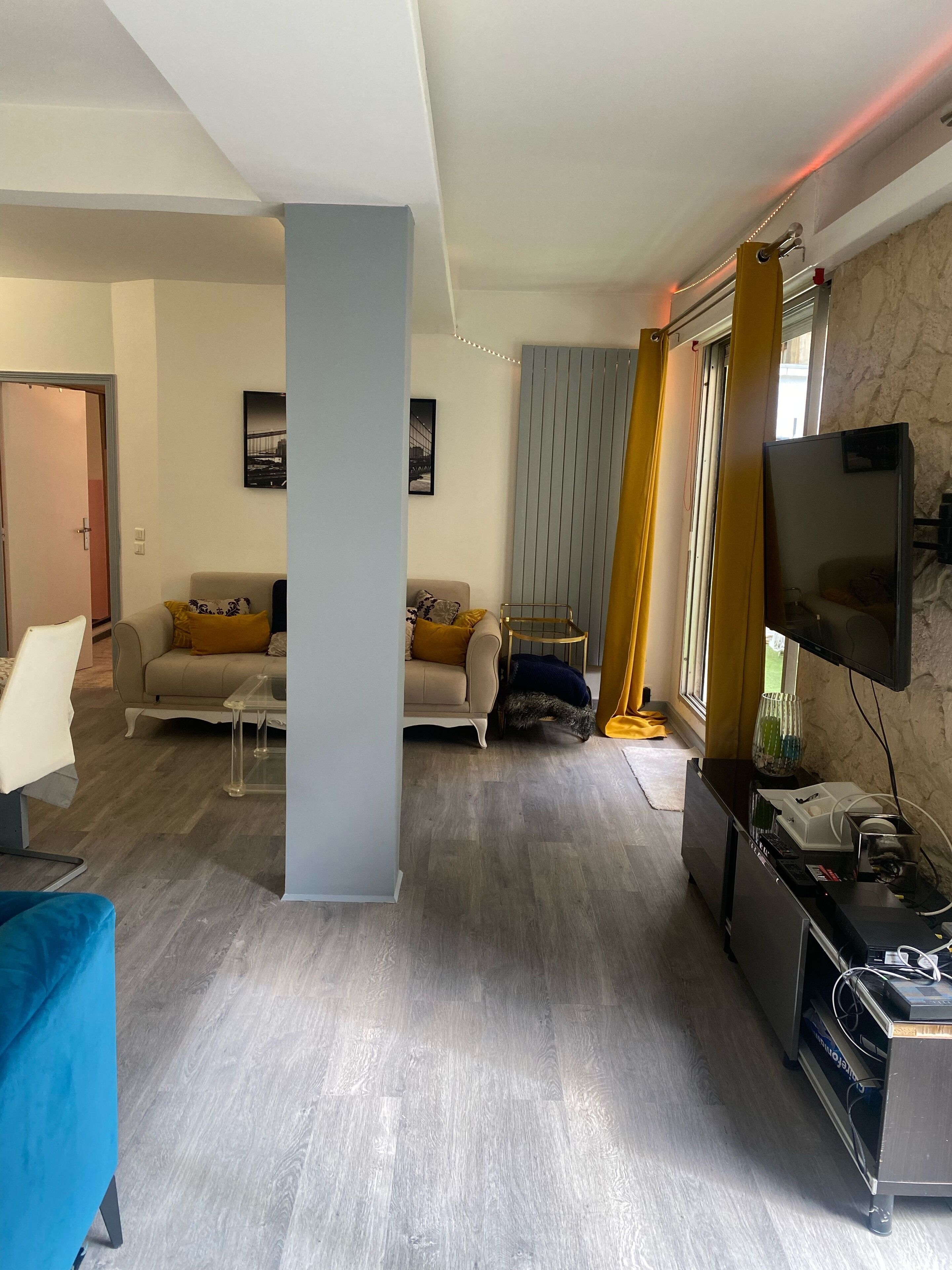 Near The Seine And Eiffel Tower - Saint-Cloud