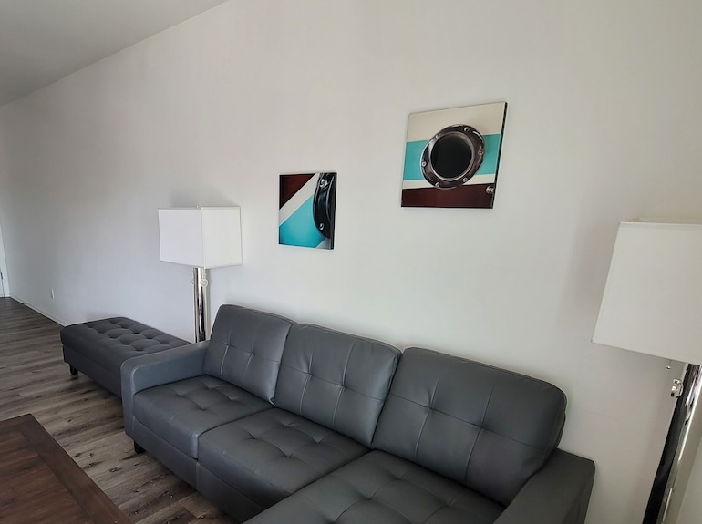 #202 New 2-bedroom Condo Just 3 Minutes Drive To Evergreen State Fairgrounds - Monroe, WA