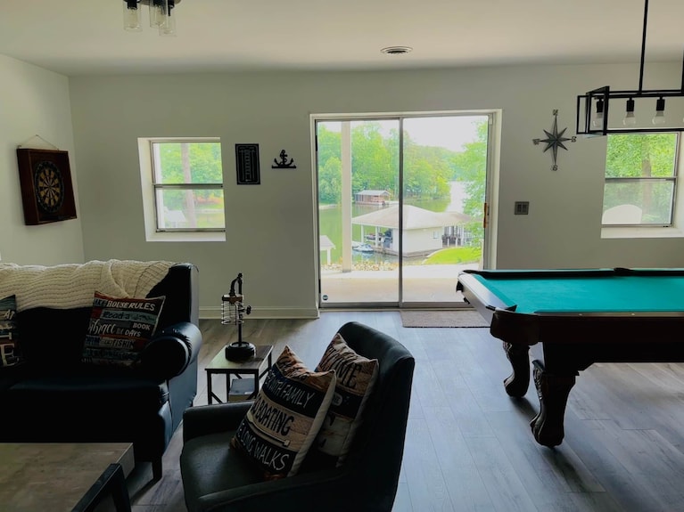 Waterfront: The Beaver Dam (4 Bedroom) - Hyco Lake, NC