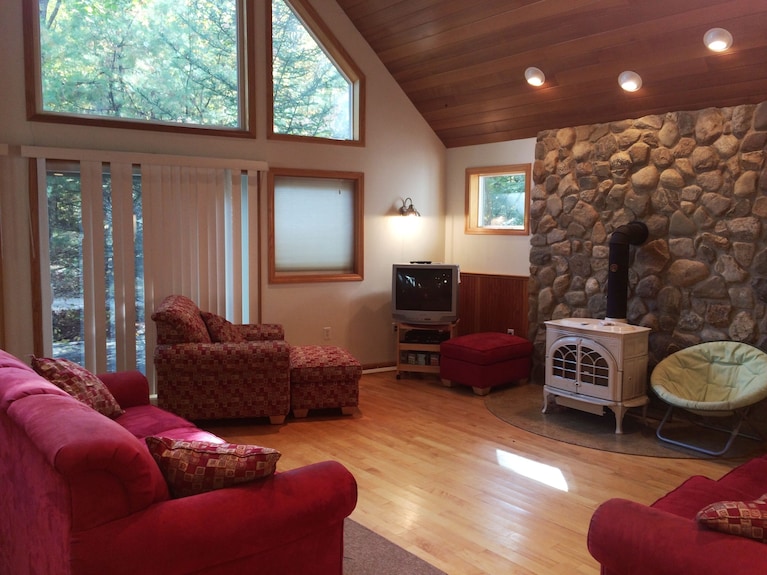 Suissevale Beach Access Home Is Close To States Landing Beach - Lake Winnipesaukee, NH