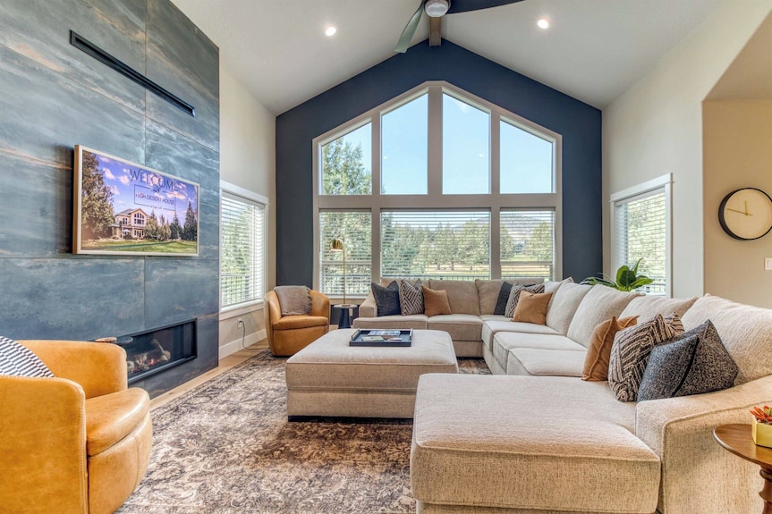 Secluded Resort Paradise W\/3 Kings, Hot Tub, Deck Overlooking The Fairway! - Oregon