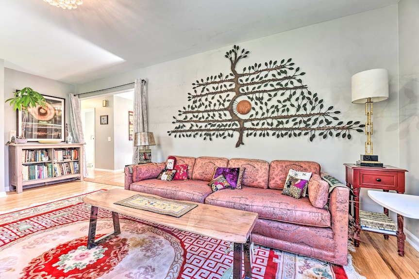 Pittsford Trolley Home - Near Erie Canal! - Rochester, NY