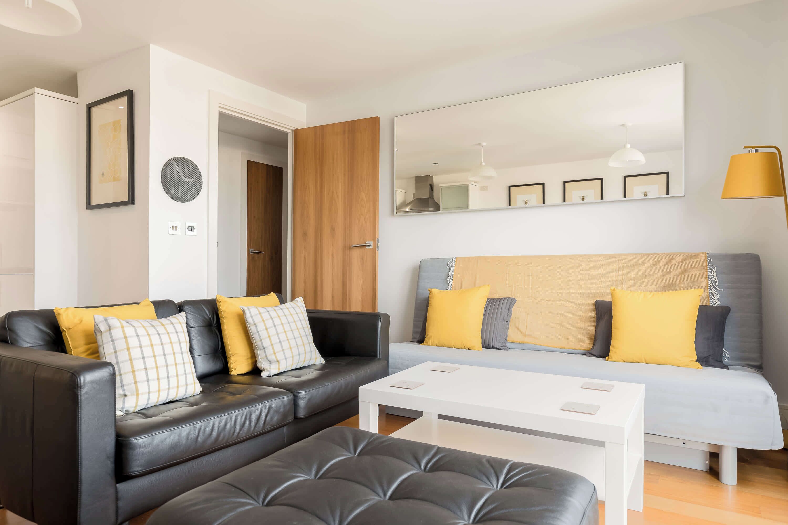 Honeybee - 9th Floor Apartment With Balcony Views - Bournemouth