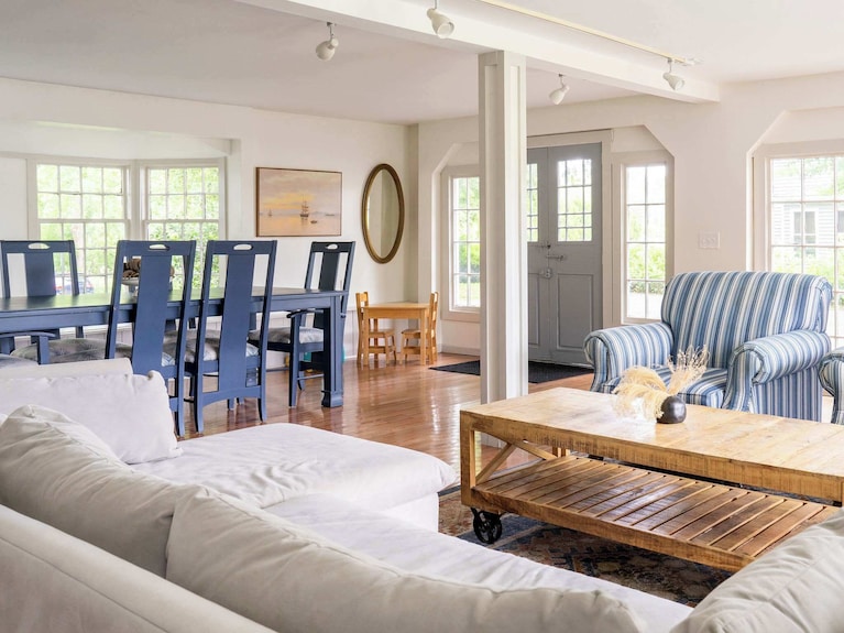 Family Getaway Bridal Gathering Retreat 14 - Fall River, MA