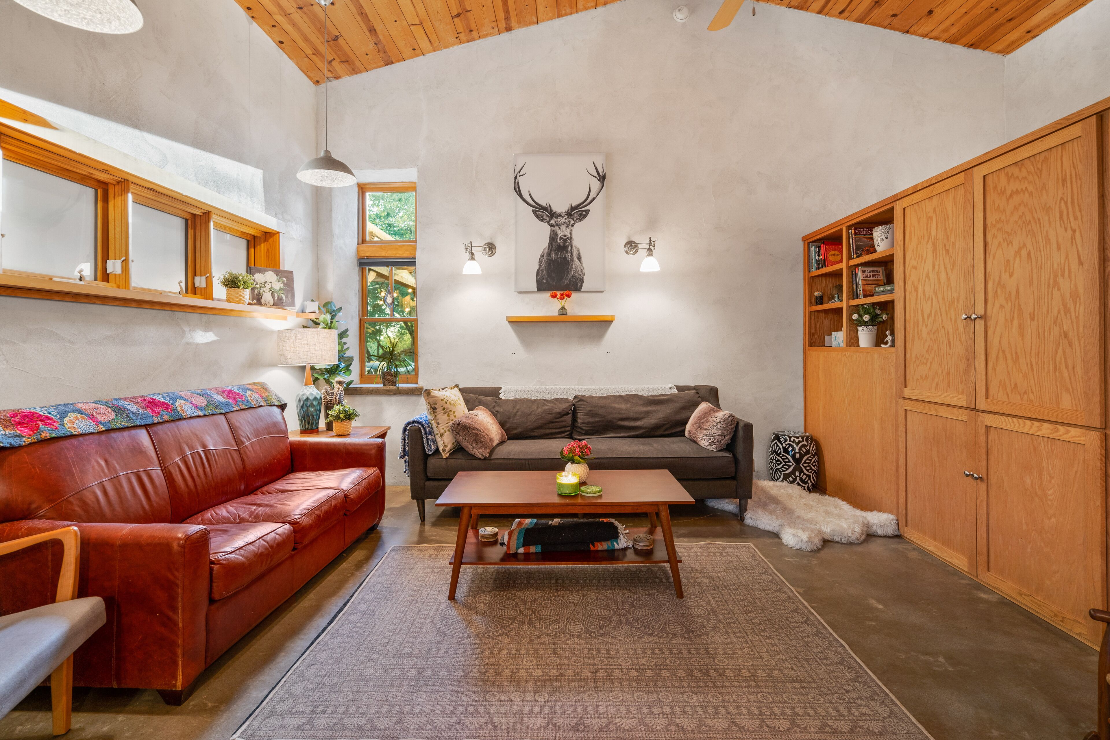 Beautiful, Modern Straw Bale House - Sonora, CA