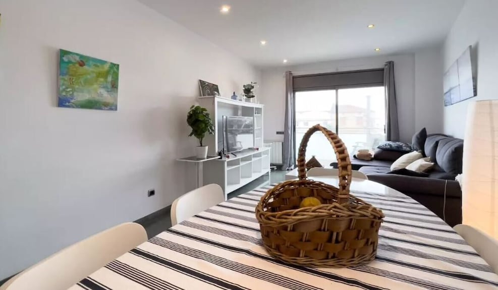 Spectacular Apartment In Paseo Marítimo - Sabadell