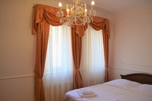 Quarto Clássico | Secretária, quartos insonorizados, ferro/tábua de engomar, Wi-fi grátis