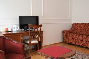 Quarto superior | Escrivaninha, quartos à prova de som, ferros/tábuas de passar roupa
