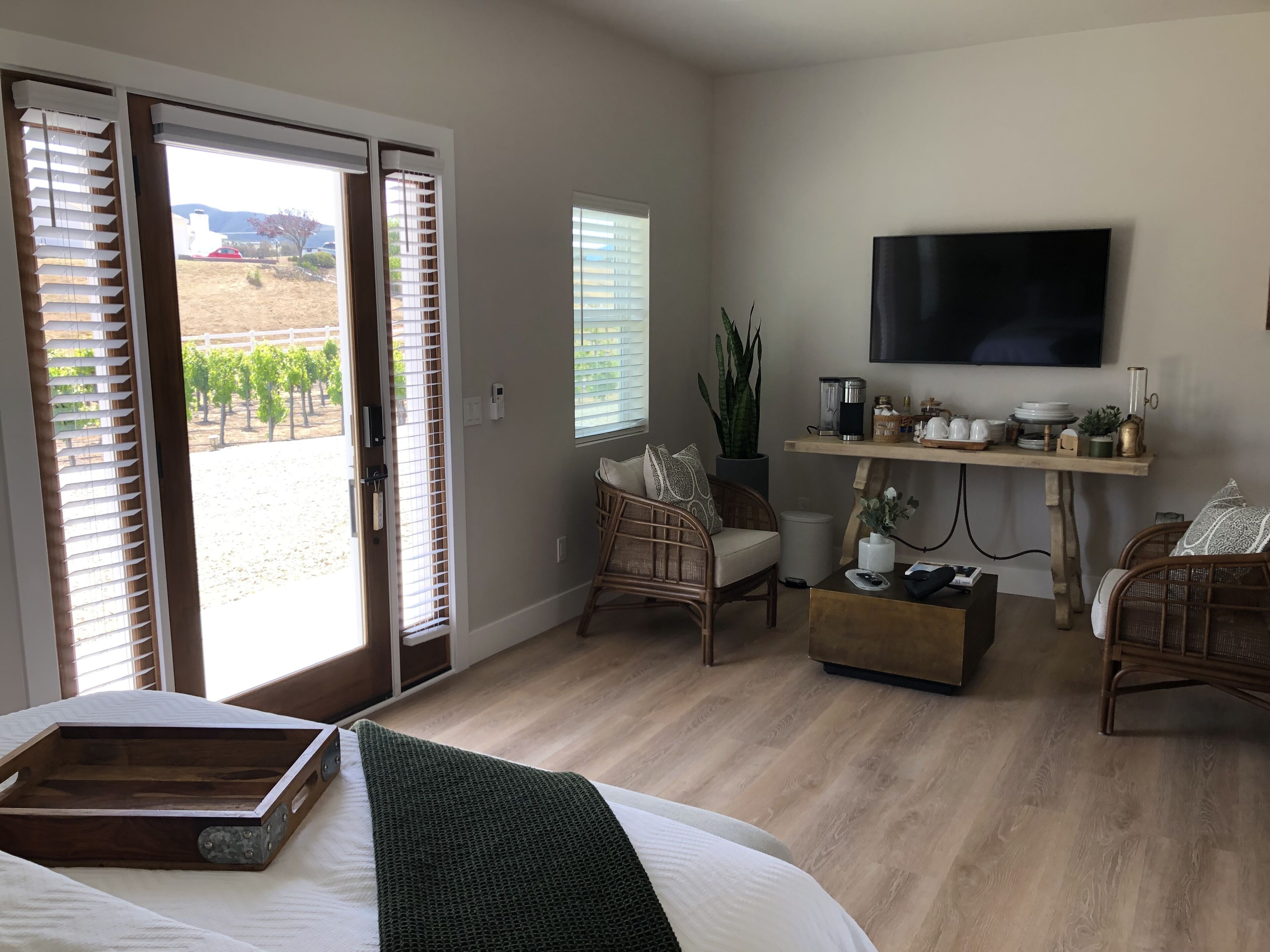 Lux Vineyard Escapes-charming Vineyard Guest Suite - Vitagliano Winery, Temecula