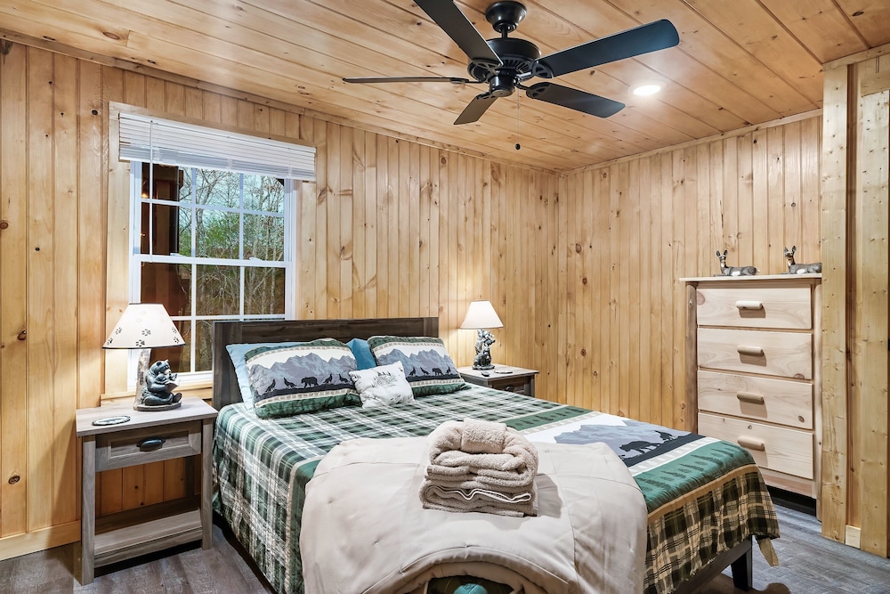 Book Your 2025 Vacation!, Private!, Hot Tub, Great For Families, Sleeps 8! - Douglas Lake, TN