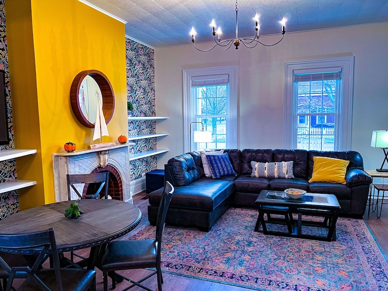 Set Within A Beautifully Restored 19th Century Home In The Heart Of Watkins Glen - Watkins Glen, NY