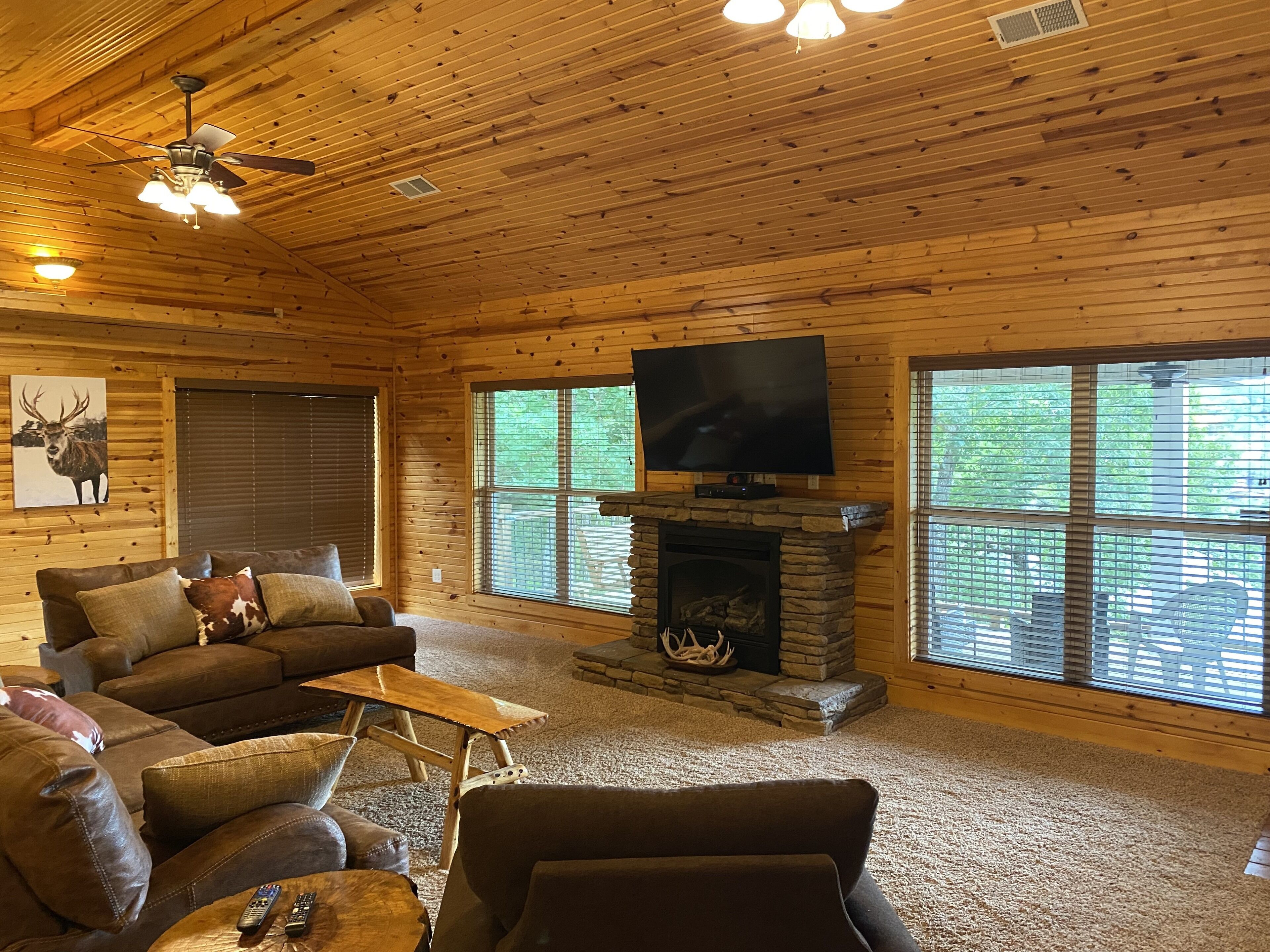 Large House With Front Row View Of The Cliffs - Arkansas