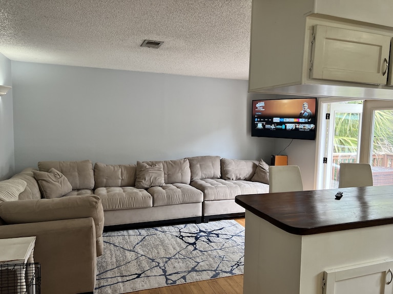 Quaint Bay Cottage Close To Downtown And Nas! - Pensacola, FL