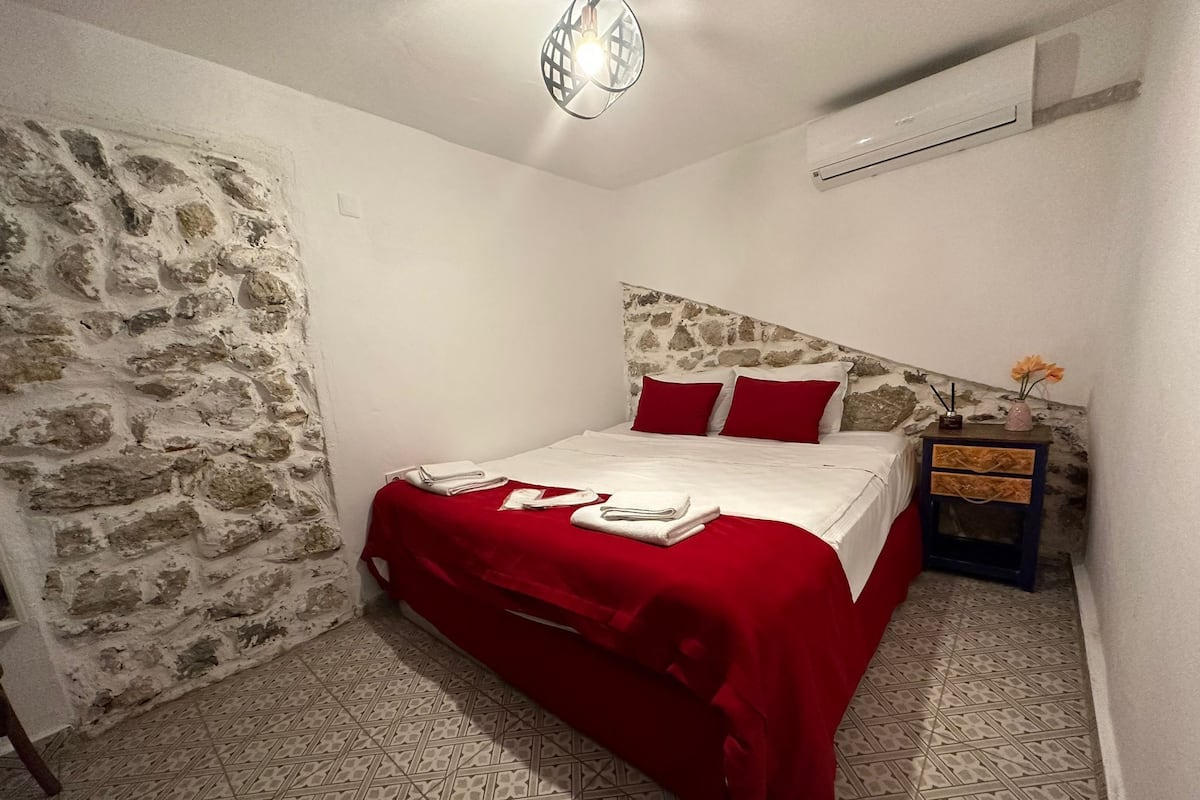 ISKANCA (No Window) | 1 quarto, lençóis de algodão egípcio, roupa de alta qualidade