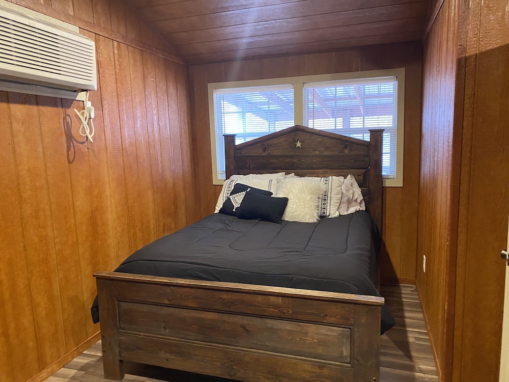Willow Creek Cabin - Oklahoma