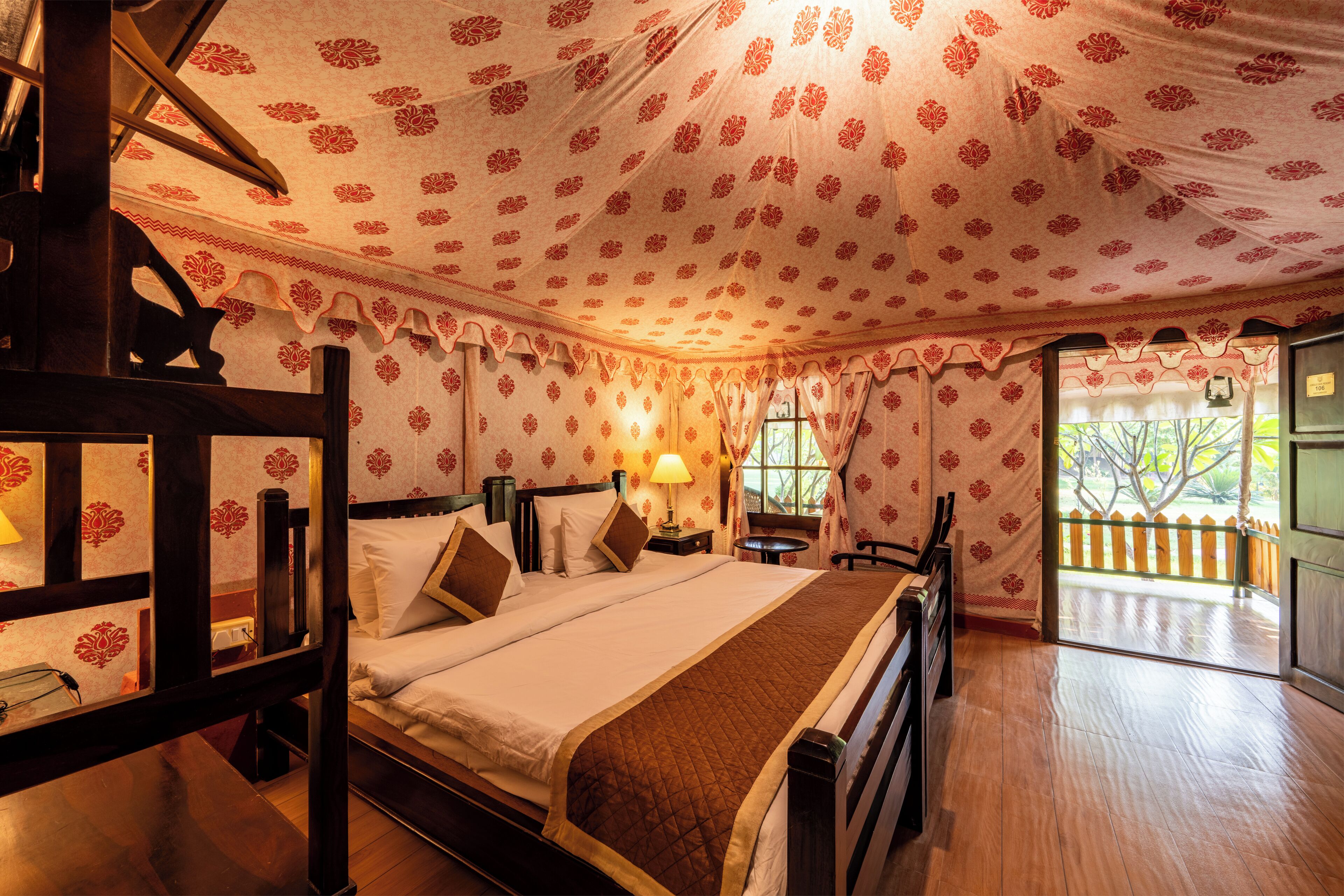 Tenda de Luxo | Secretária, ferro/tábua de engomar, Wi-fi, roupa de cama fornecida 