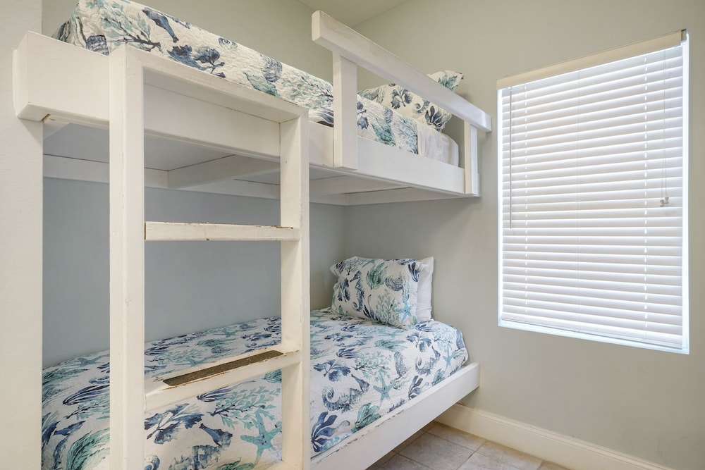 Laketown Wharf 823 - 2br Oceanview - Panama City Beach, FL