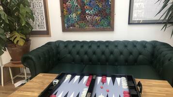 Estúdio Premium, vista para o pátio (Room D) | Sala de estar